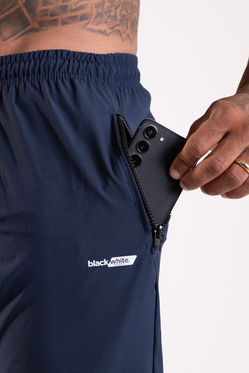 Black White Sports: Roupas Esportivas de Alta Qualidade e Inovação ...
